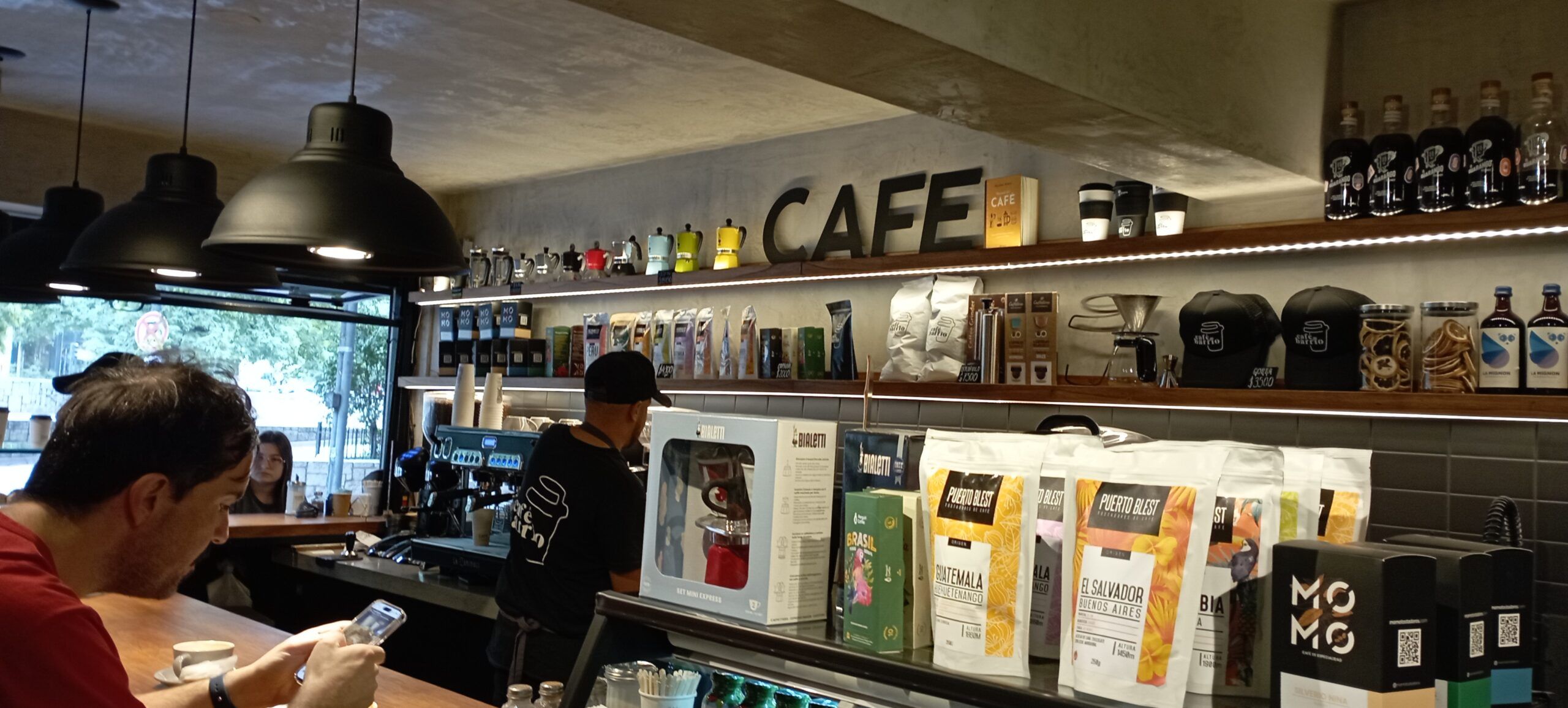 Café de barrio, calidad take away - Amo Córdoba - Turismo en Córdoba